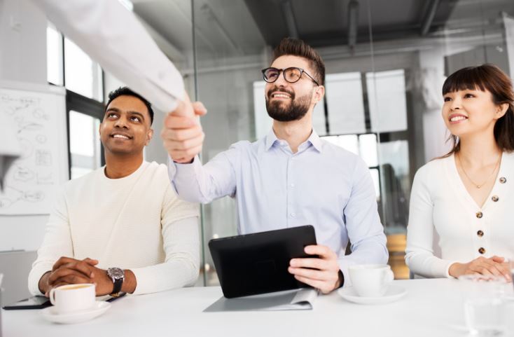 Offer The Right Incentives | I Do Business